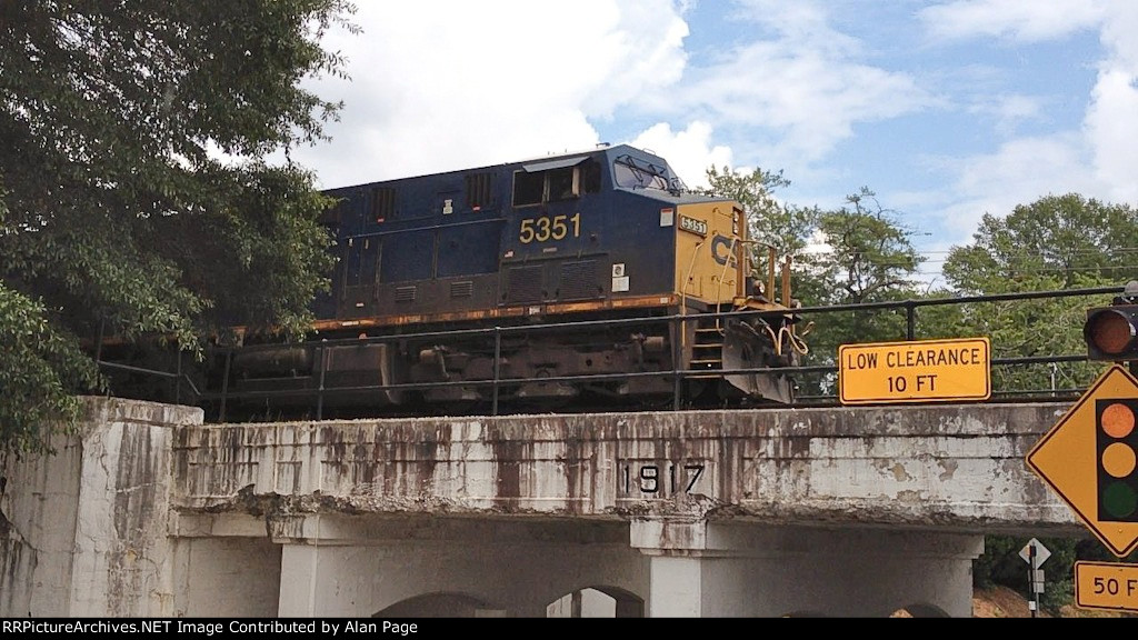 CSX ES40DC 5351 crosses Campbellton Street